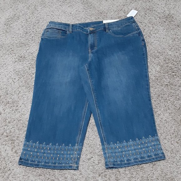 Christopher & Banks | Jeans | Womens Christopher Banks Modern Fit Capri ...